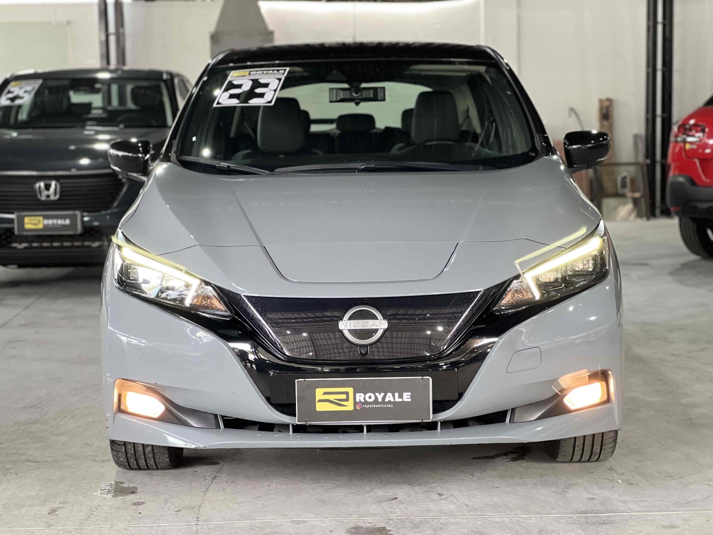 ROYALE MOTORS: NISSAN LEAF 2023 - B12P 40 ELÉTRICO - R$ 126.900,00