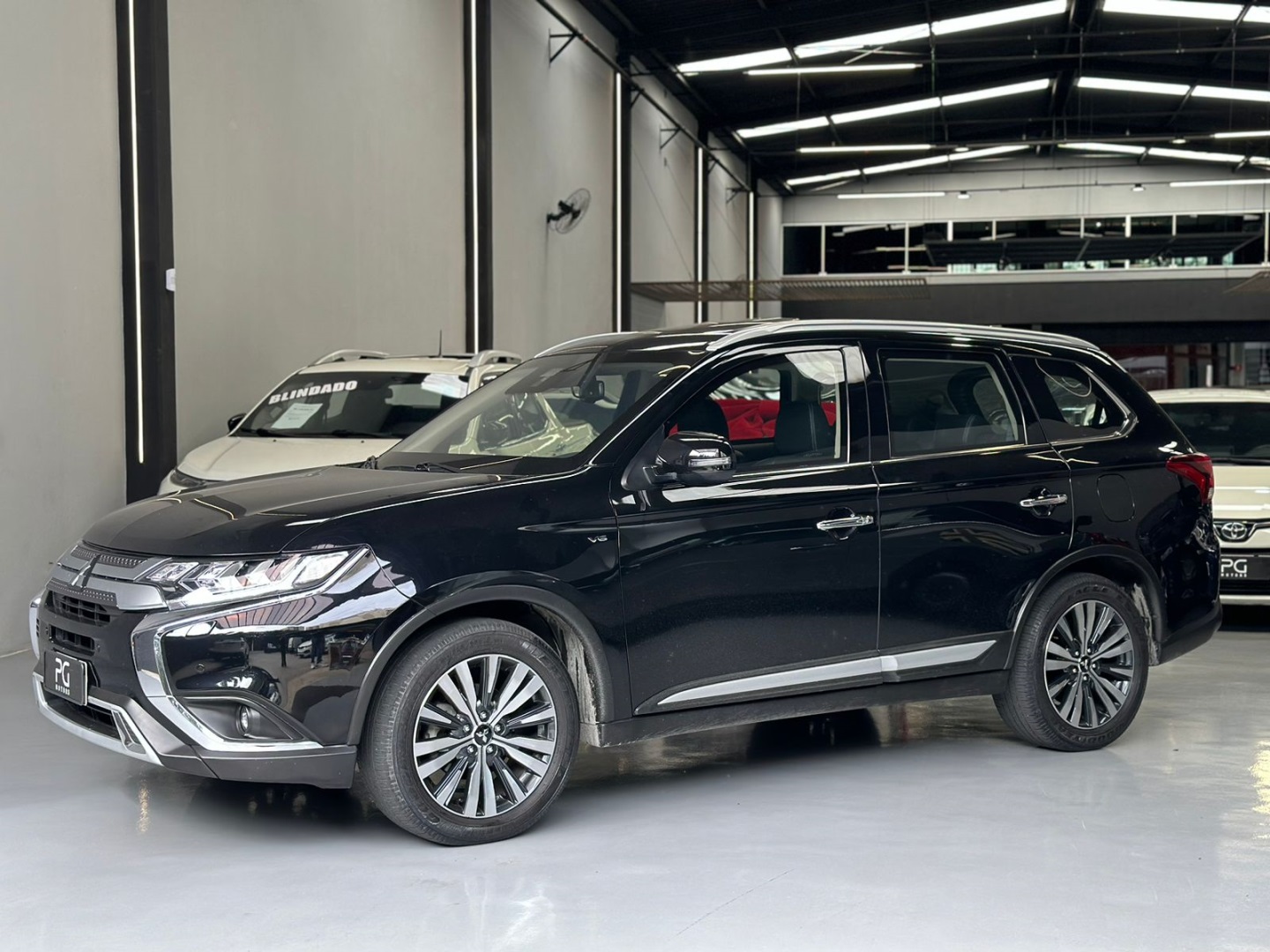 PG Motors: MITSUBISHI OUTLANDER 2021 - 3.0 MIVEC V6 GASOLINA HPE-S AWD ...