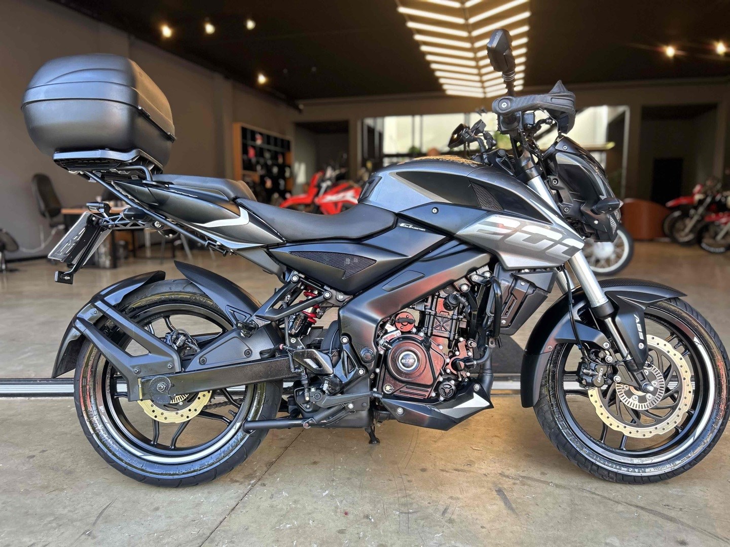 Bizelli Motos: BAJAJ DOMINAR 200 2024 - DOMINAR 200 - R$ 18.500,00