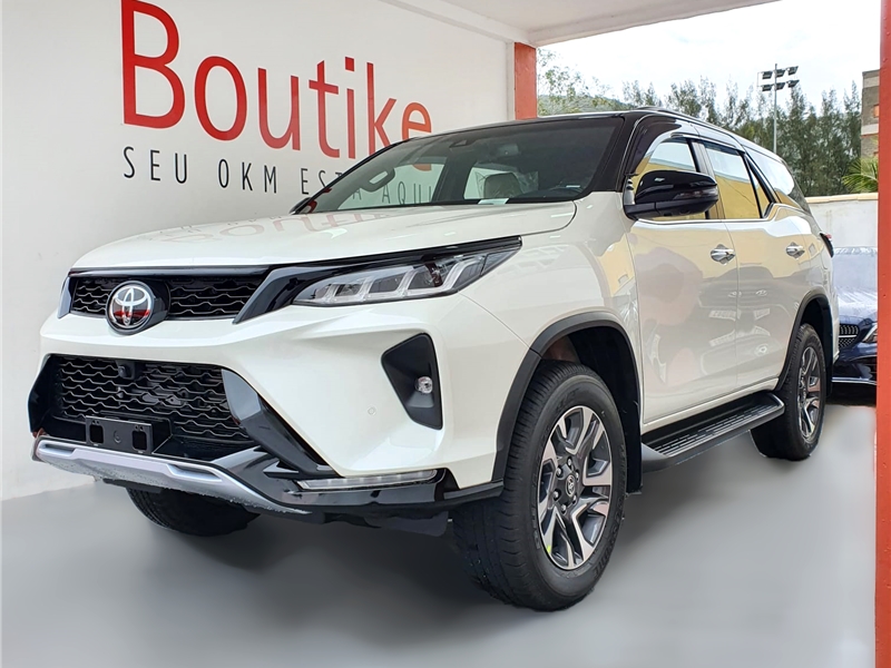 Boutike Veículos: TOYOTA HILUX SW4 2024 - 2.8 D-4D TURBO DIESEL DIAMOND ...