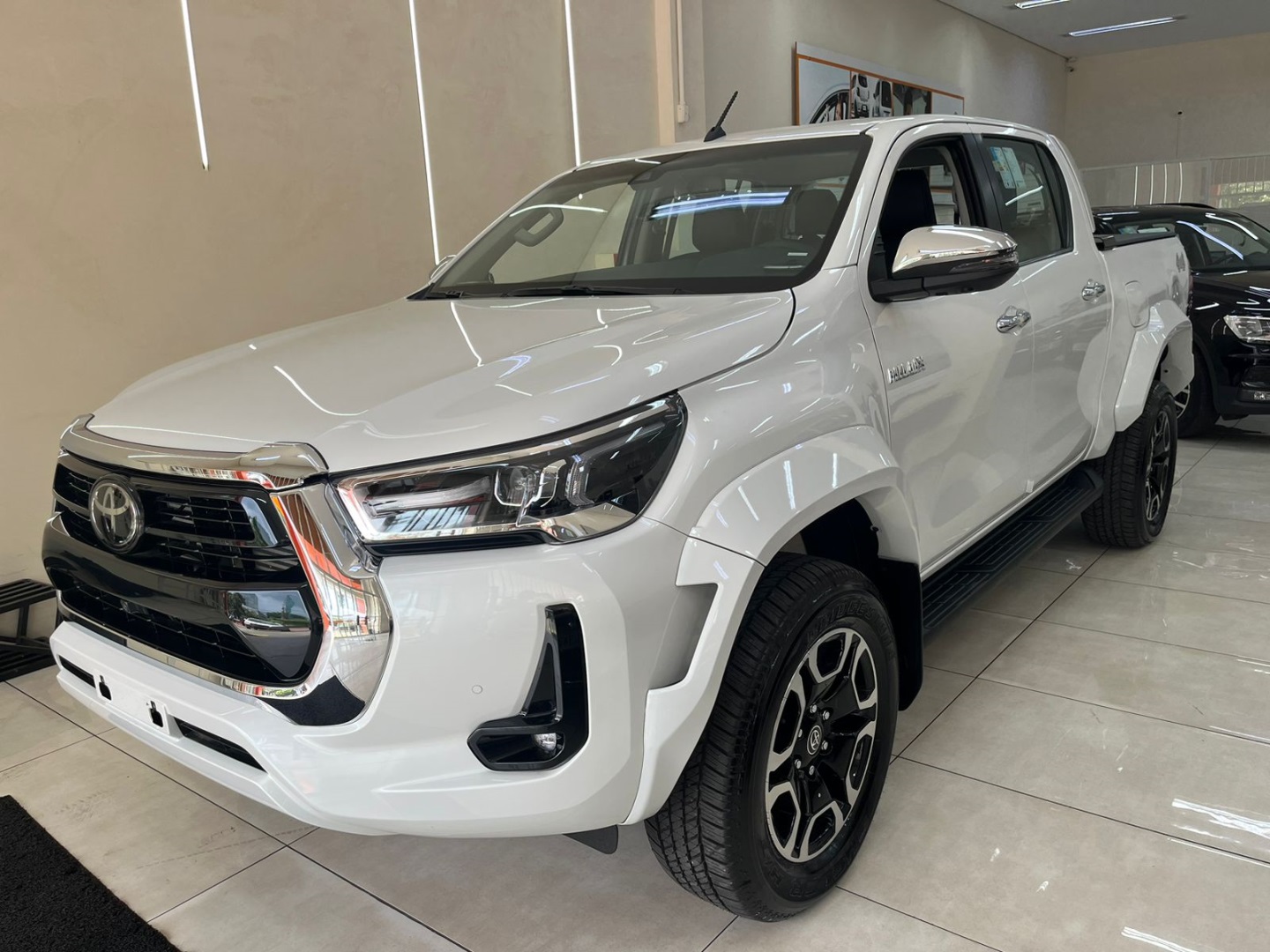 Zero Kilometro : TOYOTA HILUX 2024 - 2.8 D-4D TURBO DIESEL CD SRX PLUS ...