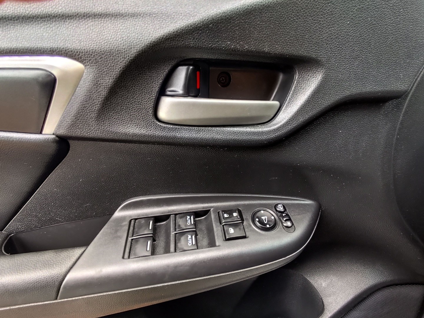 First Car: HONDA WR-V 2019 - 1.5 16V FLEXONE EXL CVT - R$ 86.900,00