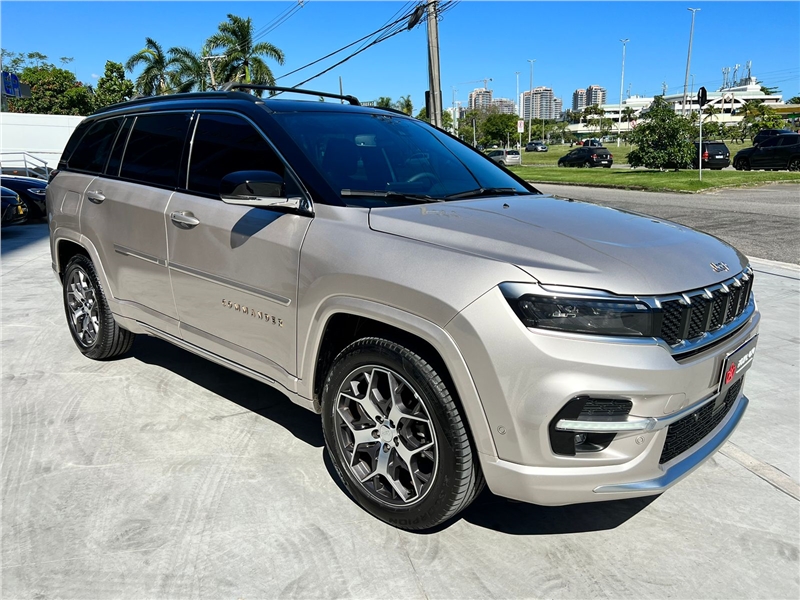 Royal 4x4 Autos : JEEP COMMANDER 2022 - 1.3 T270 TURBO FLEX OVERLAND ...