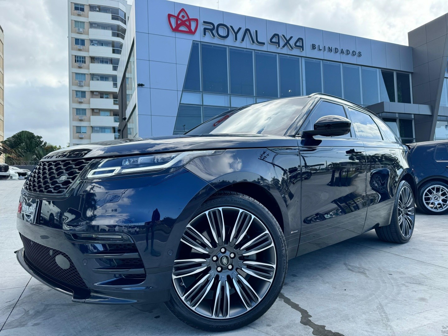 Royal 4x4 Autos : LAND ROVER RANGE ROVER VELAR 2021 - 3.0 P340 GASOLINA ...