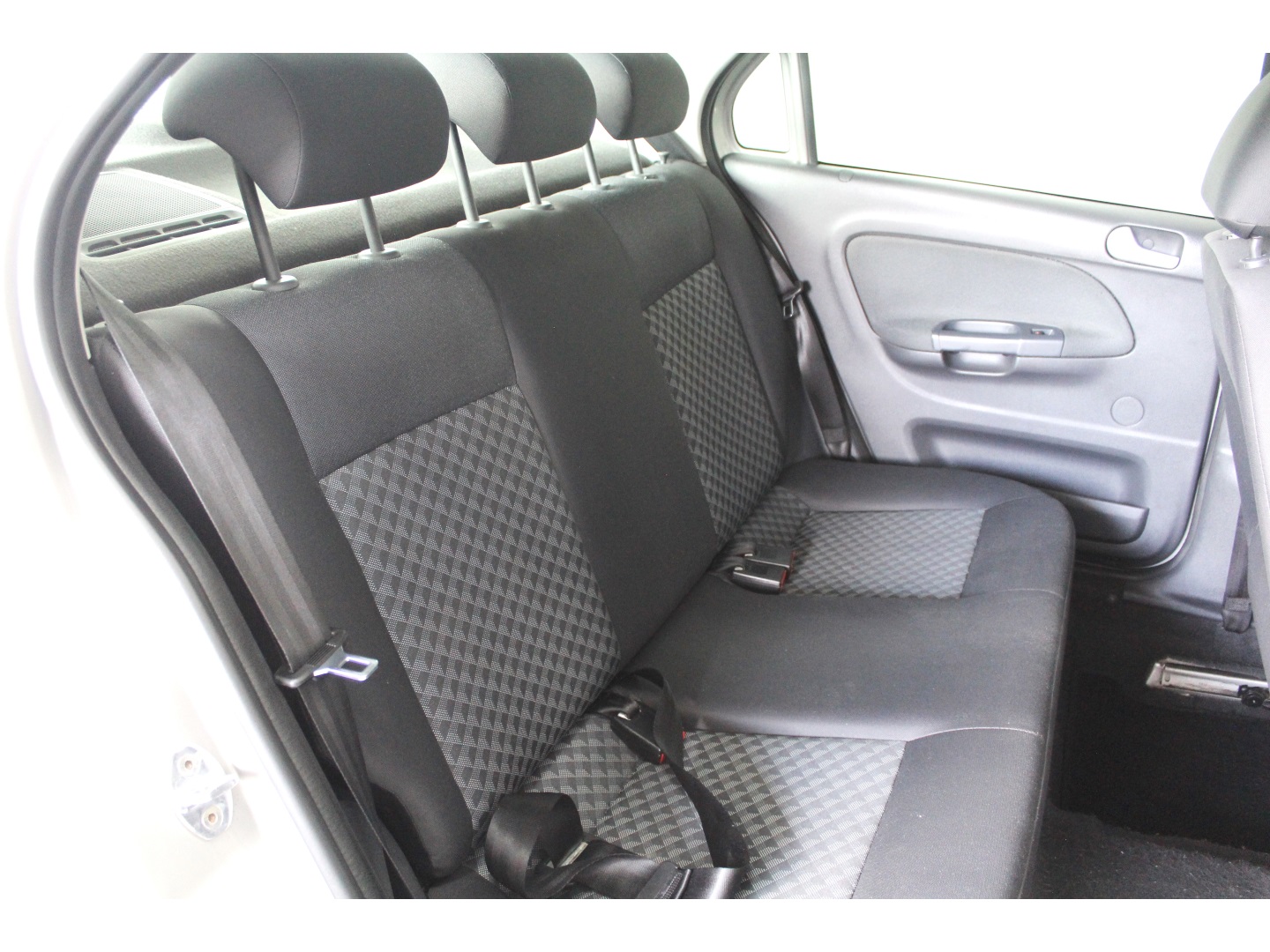 Visual Multimarcas: VOLKSWAGEN VOYAGE 2015 - 1.6 MI COMFORTLINE 8V FLEX ...