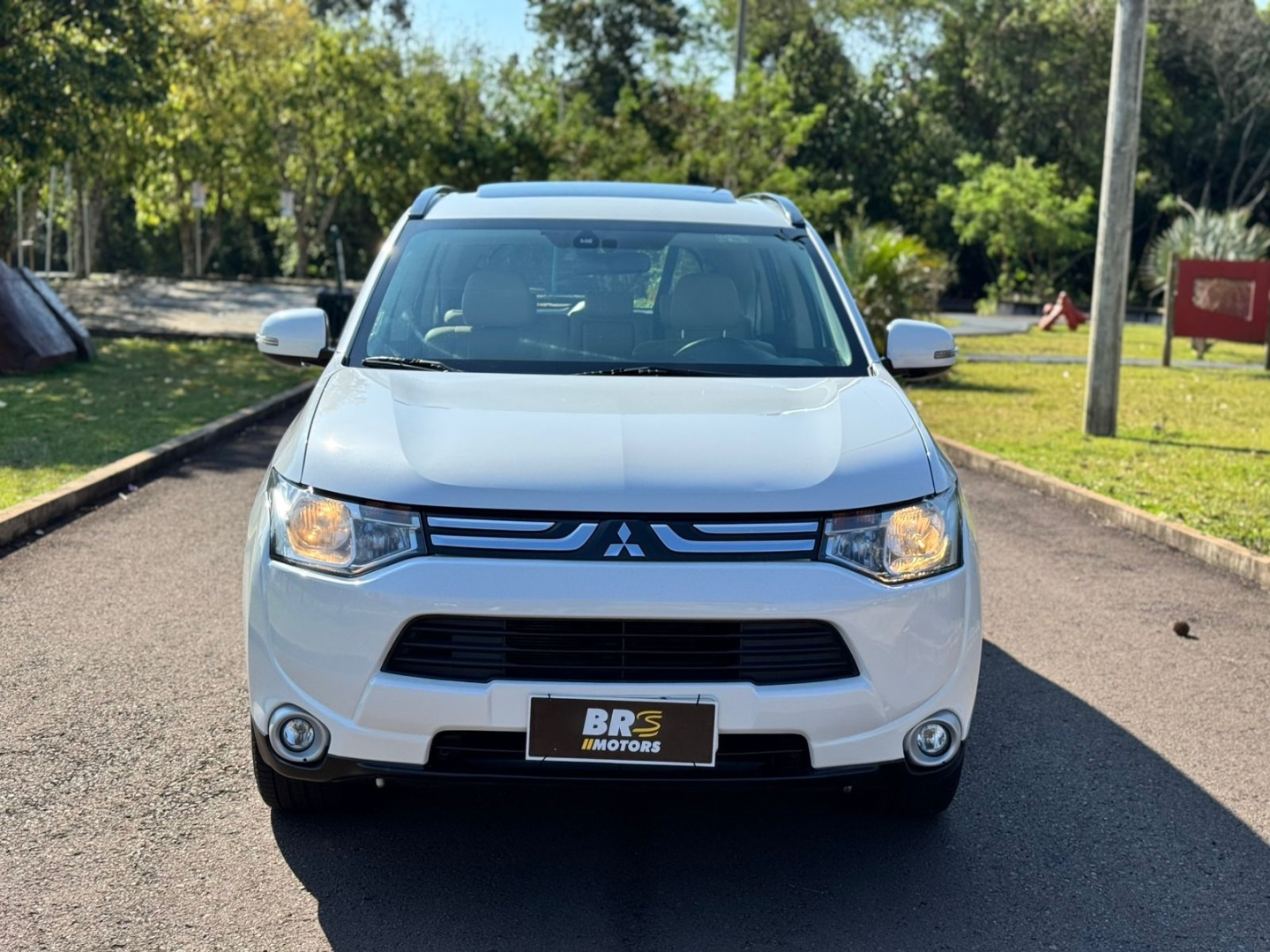 BRS Motors: MITSUBISHI OUTLANDER 2015 - 3.0 GT 4X4 V6 24V GASOLINA 4P AUTOMÁTICO - R$ 84.900,00