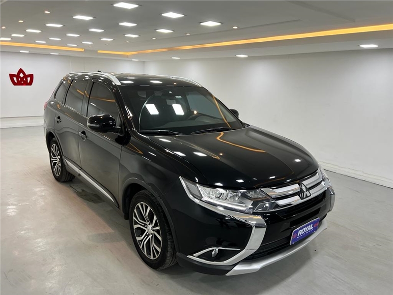 ROYAL 4X4 AUTOS: MITSUBISHI OUTLANDER 2018 - 2.0 COMFORT 16V GASOLINA ...